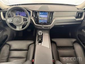 Blue Volvo XC60 2021 in Riga, with an engine capacity of 2.00 L and mileage of 121 thousand km for 33990 €, photo 8 on AUTOMOTO.COM.LV