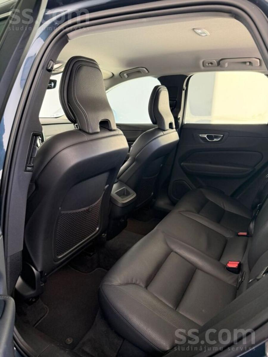 Blue Volvo XC60 2021 in Riga, with an engine capacity of 2.00 L and mileage of 121 thousand km for 33990 €, photo 18 on AUTOMOTO.COM.LV