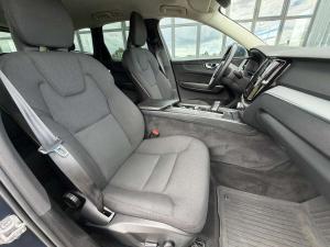 Blue Volvo XC60 2021 in Siauliai, with an engine capacity of 2.00 L and mileage of 250 thousand km for 18950 €, photo 16 on AUTOMOTO.COM.LV