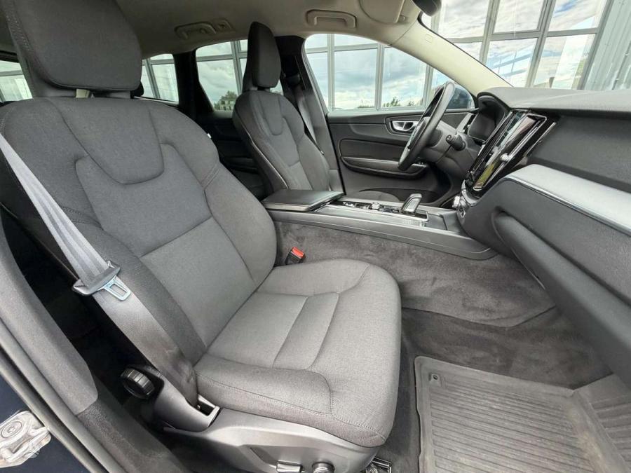 Blue Volvo XC60 2021 in Siauliai, with an engine capacity of 2.00 L and mileage of 250 thousand km for 18950 €, photo 16 on AUTOMOTO.COM.LV