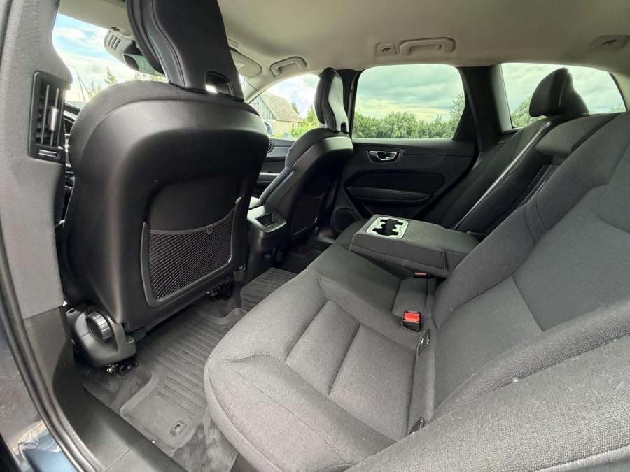 Blue Volvo XC60 2021 in Siauliai, with an engine capacity of 2.00 L and mileage of 250 thousand km for 18950 €, photo 18 on AUTOMOTO.COM.LV