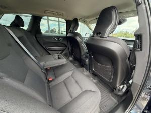 Blue Volvo XC60 2021 in Siauliai, with an engine capacity of 2.00 L and mileage of 250 thousand km for 18950 €, photo 19 on AUTOMOTO.COM.LV