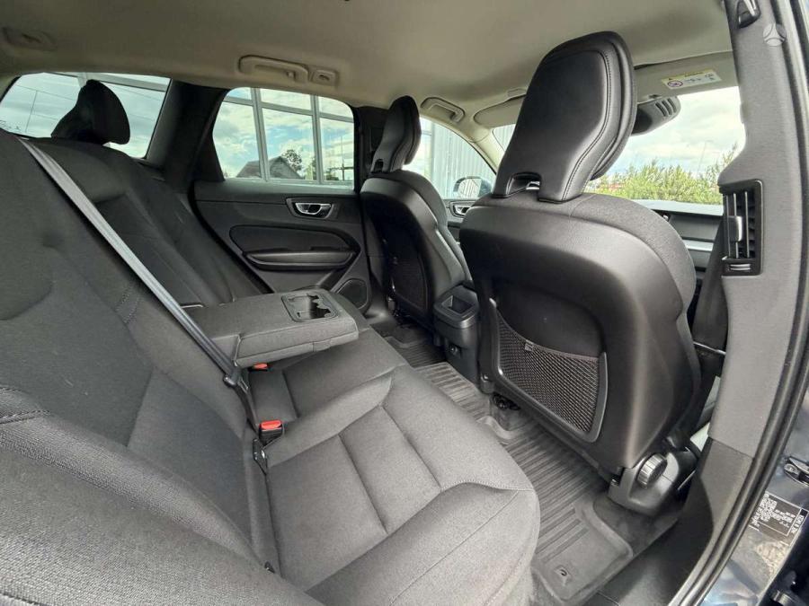 Blue Volvo XC60 2021 in Siauliai, with an engine capacity of 2.00 L and mileage of 250 thousand km for 18950 €, photo 19 on AUTOMOTO.COM.LV