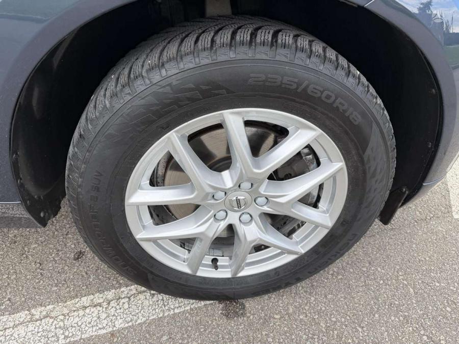 Blue Volvo XC60 2021 in Siauliai, with an engine capacity of 2.00 L and mileage of 250 thousand km for 18950 €, photo 20 on AUTOMOTO.COM.LV