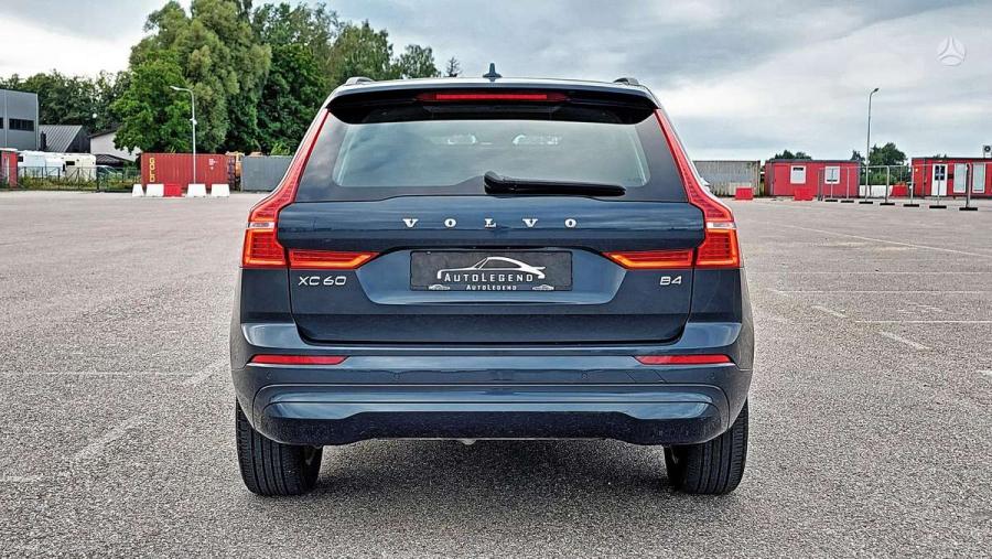 Blue Volvo XC60 2021 in Vilnius, with an engine capacity of 1.97 L and mileage of 83 thousand km for 26990 €, photo 8 on AUTOMOTO.COM.LV