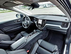 Blue Volvo XC60 2021 in Vilnius, with an engine capacity of 1.97 L and mileage of 83 thousand km for 26990 €, photo 19 on AUTOMOTO.COM.LV
