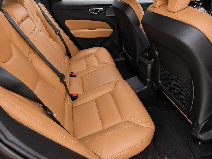 Blue Volvo XC60 2021 in Vilnius, with an engine capacity of 1.97 L and mileage of 165 thousand km for 29750 €, photo 26 on AUTOMOTO.COM.LV