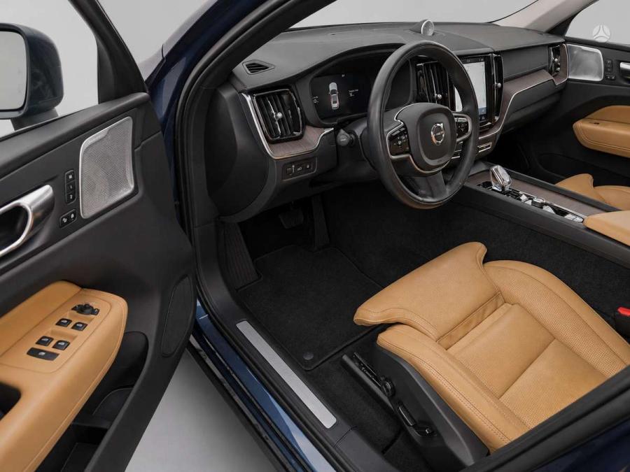 Blue Volvo XC60 2021 in Vilnius, with an engine capacity of 1.97 L and mileage of 165 thousand km for 29750 €, photo 8 on AUTOMOTO.COM.LV