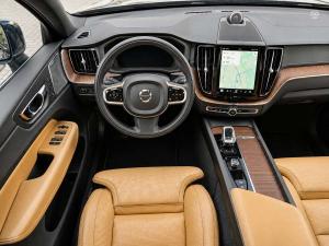 Blue Volvo XC60 2021 in Vilnius, with an engine capacity of 1.97 L and mileage of 165 thousand km for 29750 €, photo 9 on AUTOMOTO.COM.LV