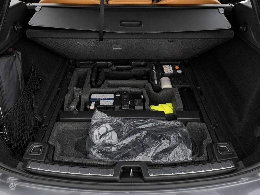 Blue Volvo XC60 2021 in Vilnius, with an engine capacity of 1.97 L and mileage of 165 thousand km for 29750 €, photo 49 on AUTOMOTO.COM.LV