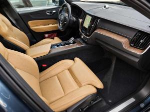 Blue Volvo XC60 2021 in Vilnius, with an engine capacity of 1.97 L and mileage of 165 thousand km for 29750 €, photo 29 on AUTOMOTO.COM.LV