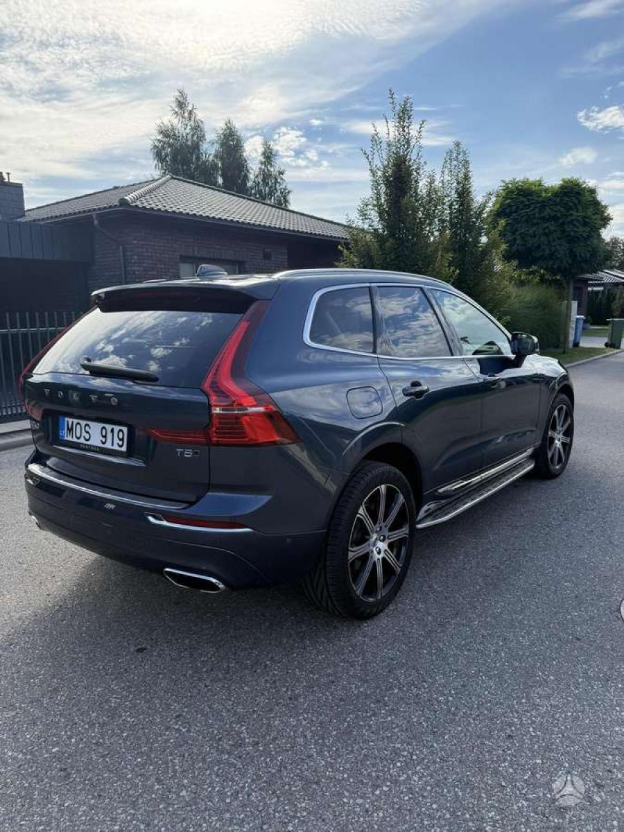 Zils Volvo XC60 2021 Kauņa, ar dzinēja tilpumu 2.00 L un nobraukumu 91 tūkst. km par 29900 €, foto 3 vietnē AUTOMOTO.COM.LV
