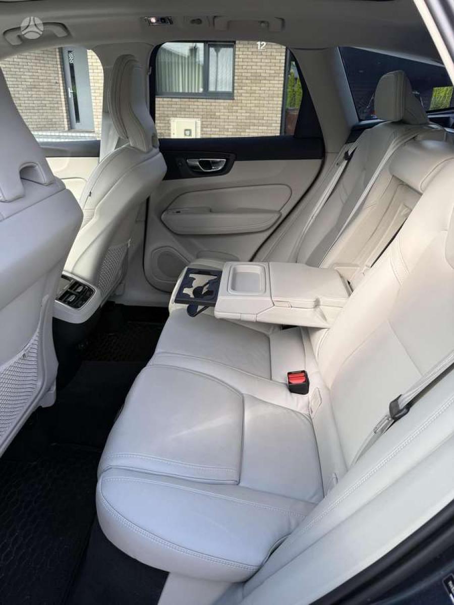 Zils Volvo XC60 2021 Kauņa, ar dzinēja tilpumu 2.00 L un nobraukumu 91 tūkst. km par 29900 €, foto 11 vietnē AUTOMOTO.COM.LV