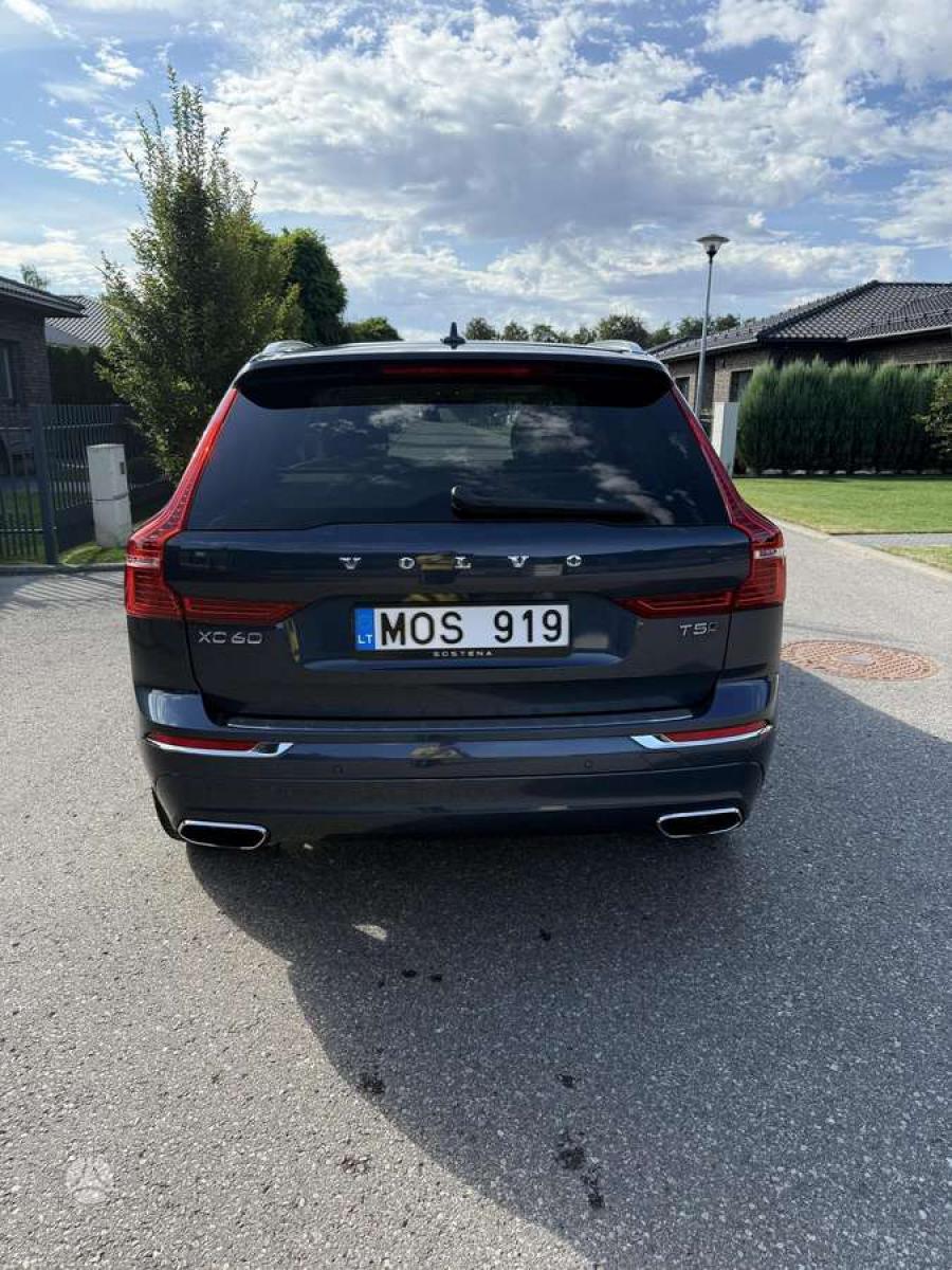 Zils Volvo XC60 2021 Kauņa, ar dzinēja tilpumu 2.00 L un nobraukumu 91 tūkst. km par 29900 €, foto 21 vietnē AUTOMOTO.COM.LV
