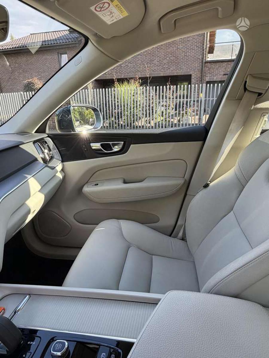 Zils Volvo XC60 2021 Viļņa, ar dzinēja tilpumu 1.97 L un nobraukumu 34 tūkst. km par 31500 €, foto 15 vietnē AUTOMOTO.COM.LV