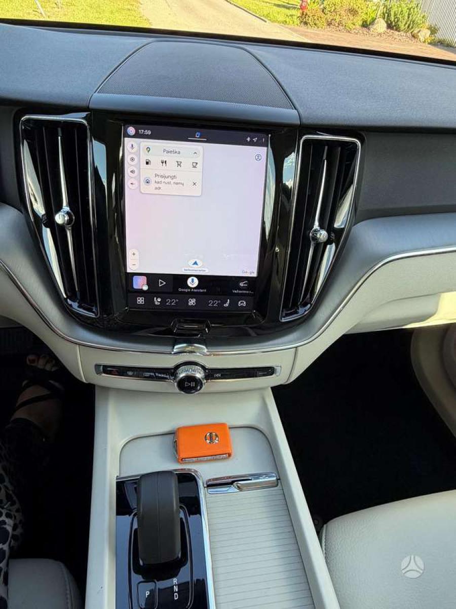 Zils Volvo XC60 2021 Viļņa, ar dzinēja tilpumu 1.97 L un nobraukumu 34 tūkst. km par 31500 €, foto 16 vietnē AUTOMOTO.COM.LV