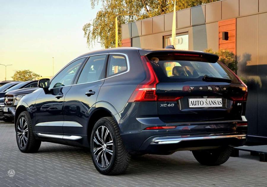 Blue Volvo XC60 2021 in Taurage, with an engine capacity of 2.00 L and mileage of 265 thousand km for 17900 €, photo 8 on AUTOMOTO.COM.LV