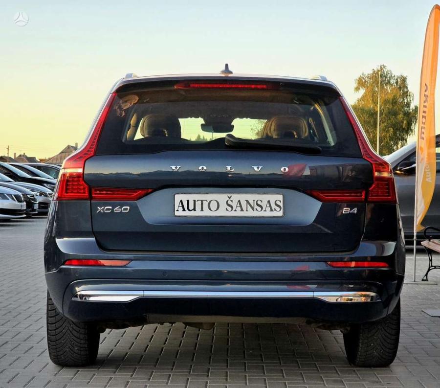 Blue Volvo XC60 2021 in Taurage, with an engine capacity of 2.00 L and mileage of 265 thousand km for 17900 €, photo 10 on AUTOMOTO.COM.LV