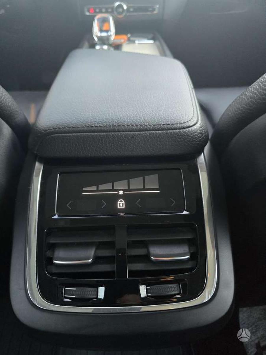 Blue Volvo XC60 2021 in Taurage, with an engine capacity of 2.00 L and mileage of 265 thousand km for 17900 €, photo 21 on AUTOMOTO.COM.LV