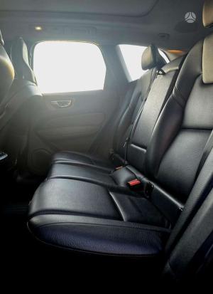 Blue Volvo XC60 2021 in Taurage, with an engine capacity of 2.00 L and mileage of 265 thousand km for 17900 €, photo 26 on AUTOMOTO.COM.LV