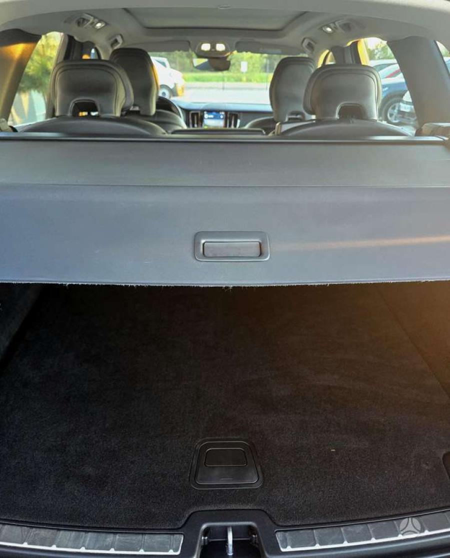 Blue Volvo XC60 2021 in Taurage, with an engine capacity of 2.00 L and mileage of 265 thousand km for 17900 €, photo 28 on AUTOMOTO.COM.LV