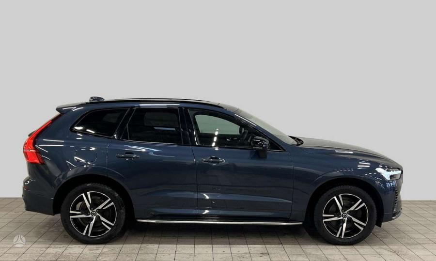 Blue Volvo XC60 2022 in Kaunas, with an engine capacity of 1.97 L and mileage of 90 thousand km for 39500 €, photo 3 on AUTOMOTO.COM.LV