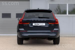 Blue Volvo XC60 2022 in Jelgava, with an engine capacity of 2.00 L and mileage of 140 thousand km for 32450 €, photo 5 on AUTOMOTO.COM.LV