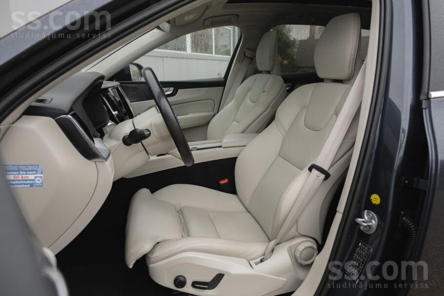 Blue Volvo XC60 2022 in Jelgava, with an engine capacity of 2.00 L and mileage of 140 thousand km for 32450 €, photo 8 on AUTOMOTO.COM.LV