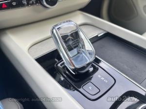 Синий Вольво ХС60 2022 в Таллин, объемом двигателя 2.00 л и пробегом 96 тыс. км за 39900 €, фото 12 на AUTOMOTO.COM.LV