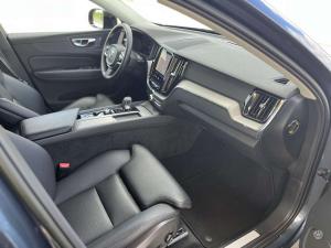 Zils Volvo XC60 2022 Viļņa, ar dzinēja tilpumu 1.97 L un nobraukumu 125 tūkst. km par 28999 €, foto 13 vietnē AUTOMOTO.COM.LV
