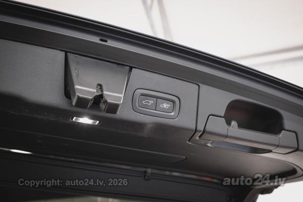 Zils Volvo XC60 2022 Tartu, ar dzinēja tilpumu 2.00 L un nobraukumu 98 tūkst. km par 36500 €, foto 10 vietnē AUTOMOTO.COM.LV