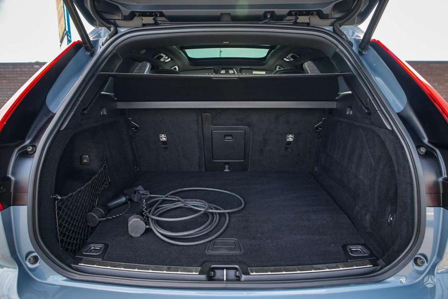 Zils Volvo XC60 2022 Kauņa, ar dzinēja tilpumu 1.97 L un nobraukumu 198 tūkst. km par 29950 €, foto 16 vietnē AUTOMOTO.COM.LV