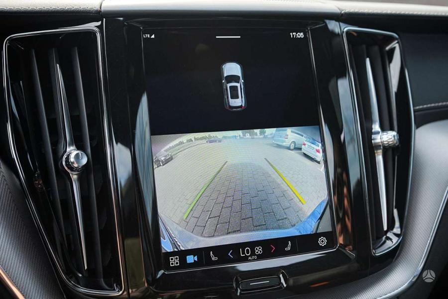 Zils Volvo XC60 2022 Kauņa, ar dzinēja tilpumu 1.97 L un nobraukumu 198 tūkst. km par 29950 €, foto 24 vietnē AUTOMOTO.COM.LV