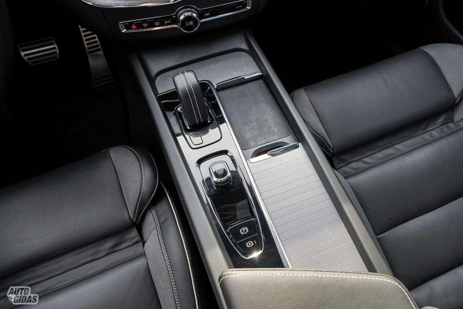 Zils Volvo XC60 2022 Kauņa, ar dzinēja tilpumu 2.00 L un nobraukumu 198 tūkst. km par 29450 €, foto 26 vietnē AUTOMOTO.COM.LV