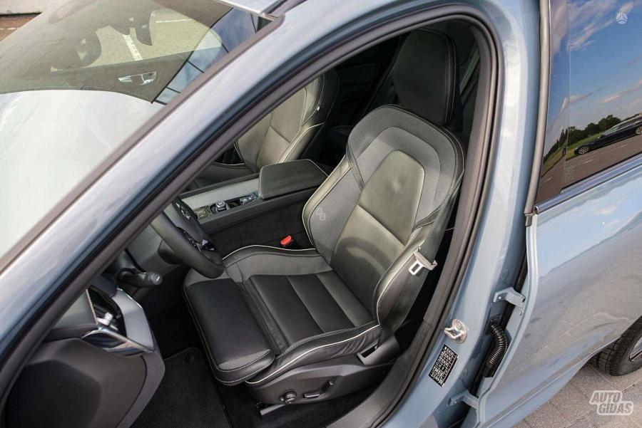 Zils Volvo XC60 2022 Kauņa, ar dzinēja tilpumu 2.00 L un nobraukumu 198 tūkst. km par 29450 €, foto 33 vietnē AUTOMOTO.COM.LV