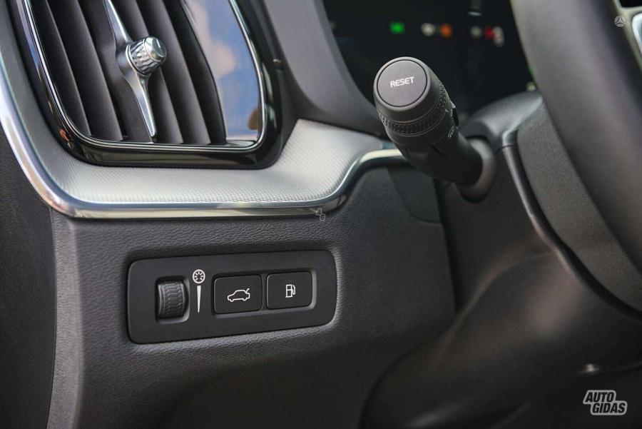 Zils Volvo XC60 2022 Kauņa, ar dzinēja tilpumu 2.00 L un nobraukumu 198 tūkst. km par 29450 €, foto 35 vietnē AUTOMOTO.COM.LV
