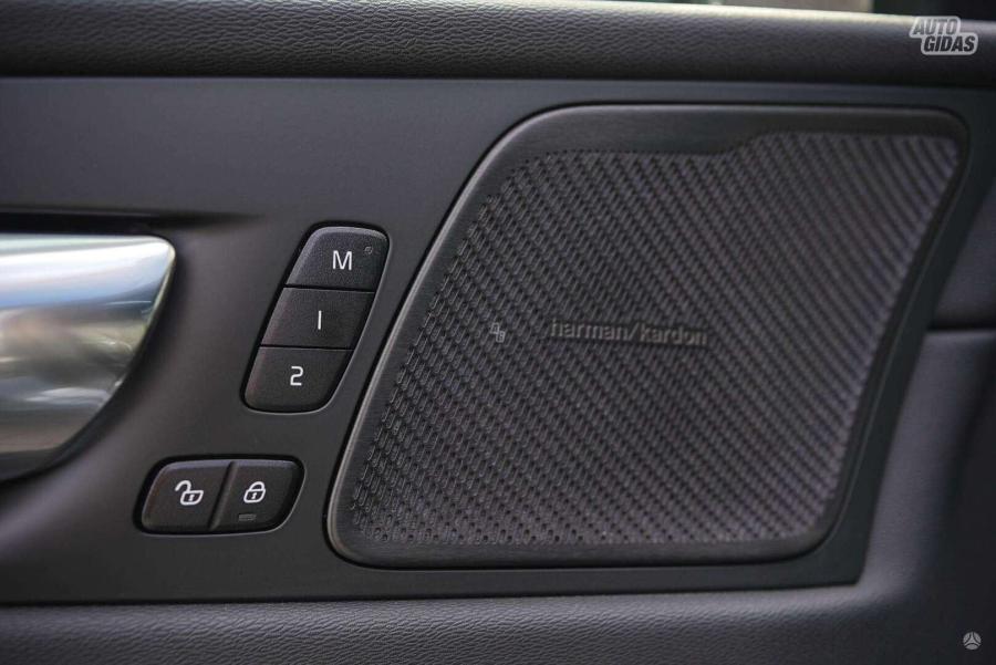 Zils Volvo XC60 2022 Kauņa, ar dzinēja tilpumu 2.00 L un nobraukumu 198 tūkst. km par 29450 €, foto 37 vietnē AUTOMOTO.COM.LV