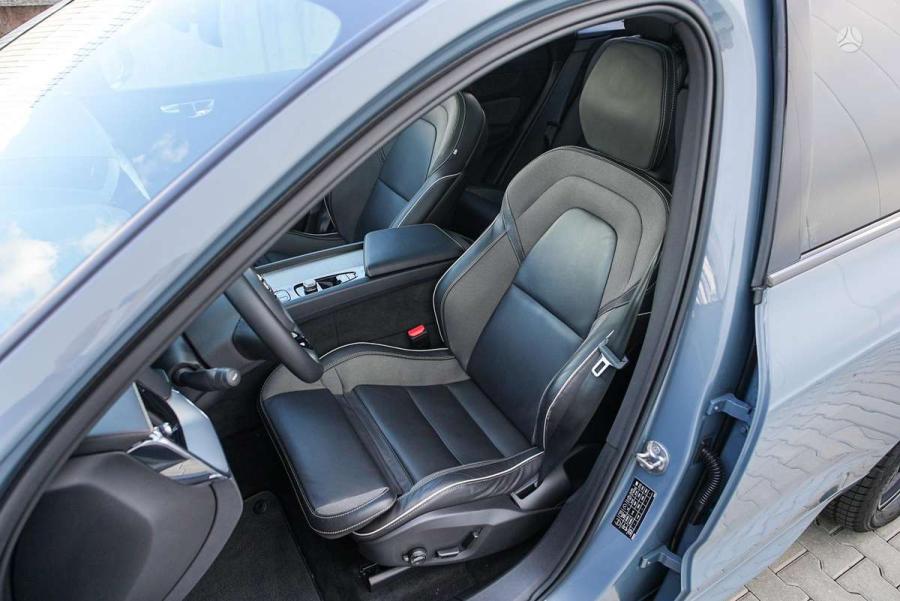 Zils Volvo XC60 2022 Kauņa, ar dzinēja tilpumu 1.97 L un nobraukumu 198 tūkst. km par 29450 €, foto 33 vietnē AUTOMOTO.COM.LV