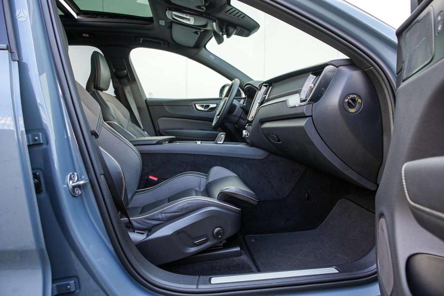 Zils Volvo XC60 2022 Kauņa, ar dzinēja tilpumu 1.97 L un nobraukumu 198 tūkst. km par 29450 €, foto 44 vietnē AUTOMOTO.COM.LV