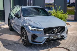 Blue Volvo XC60 2022 in Kaunas, with an engine capacity of 2.00 L and mileage of 198 thousand km for 29450 €, photo 3 on AUTOMOTO.COM.LV