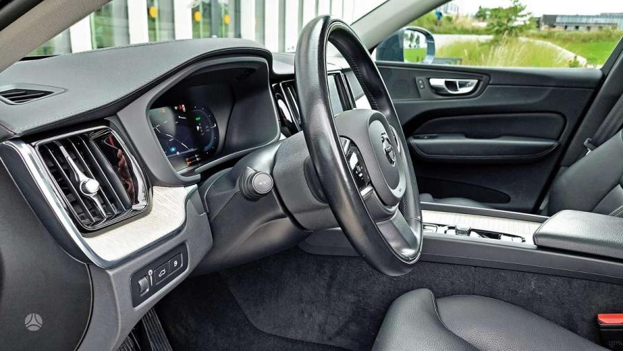 Blue Volvo XC60 2022 in Vilnius, with an engine capacity of 1.97 L and mileage of 170 thousand km for 27990 €, photo 32 on AUTOMOTO.COM.LV