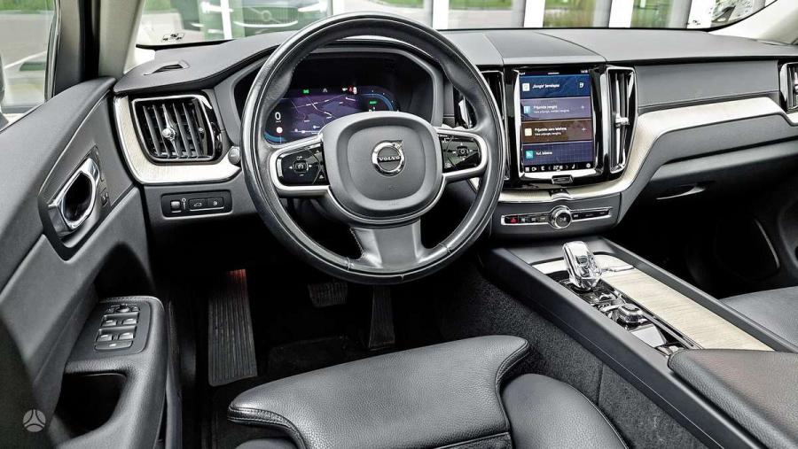 Blue Volvo XC60 2022 in Vilnius, with an engine capacity of 1.97 L and mileage of 170 thousand km for 27990 €, photo 34 on AUTOMOTO.COM.LV