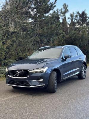 Zils Volvo XC60 2023 Viļņa, ar dzinēja tilpumu 1.97 L un nobraukumu 62 tūkst. km par 29700 €, foto 2 vietnē AUTOMOTO.COM.LV