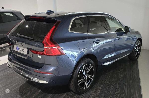 Blue Volvo XC60 2023 in Siauliai, with an engine capacity of 1.97 L and mileage of 22 thousand km for 45000 €, photo 4 on AUTOMOTO.COM.LV