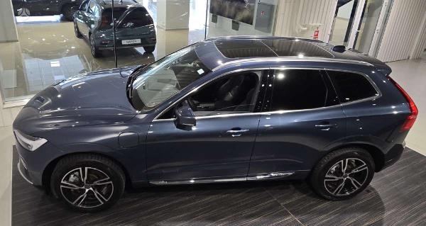 Blue Volvo XC60 2023 in Siauliai, with an engine capacity of 1.97 L and mileage of 22 thousand km for 45000 €, photo 8 on AUTOMOTO.COM.LV