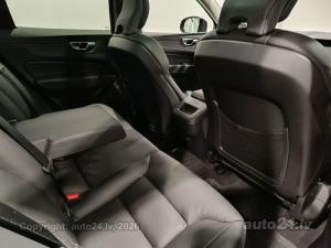 Blue Volvo XC60 2023 in Tallinn, with an engine capacity of 2.00 L and mileage of 20 thousand km for 47900 €, photo 9 on AUTOMOTO.COM.LV