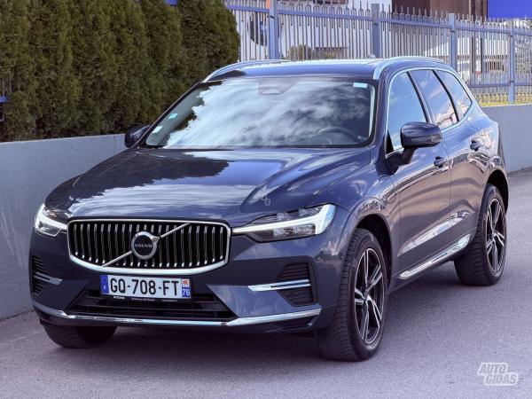 Zils Volvo XC60 2023 Viļņa, ar dzinēja tilpumu 2.00 L un nobraukumu 22 tūkst. km par 43000 €, foto  vietnē AUTOMOTO.COM.LV