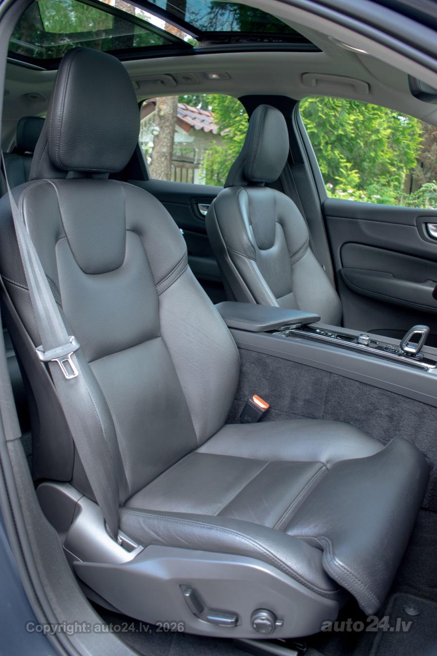 Zils Volvo XC60 2023 Tallina, ar dzinēja tilpumu 2.00 L un nobraukumu 90 tūkst. km par 39900 €, foto 12 vietnē AUTOMOTO.COM.LV