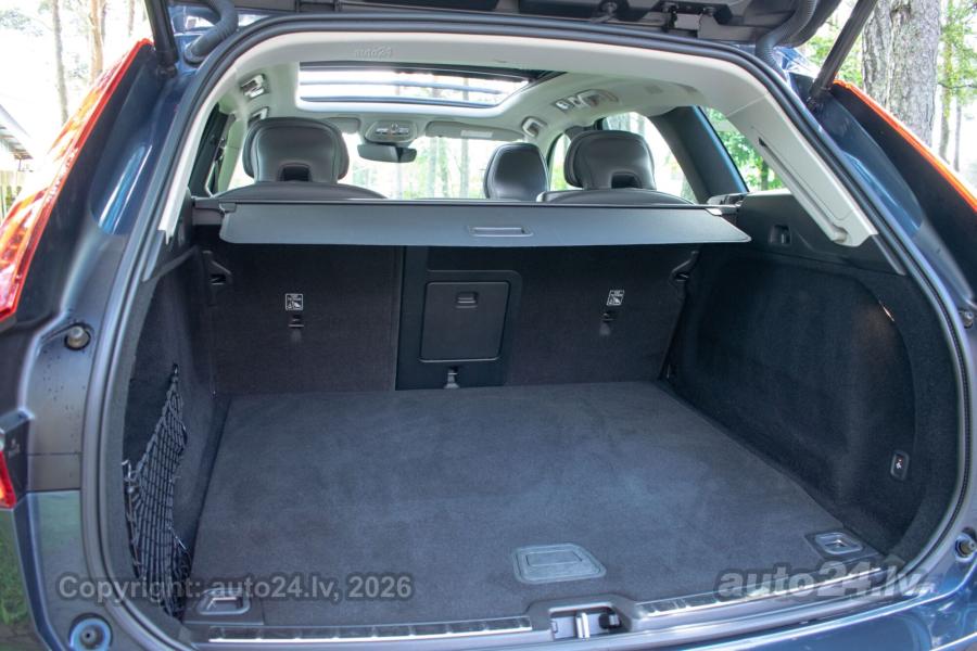 Zils Volvo XC60 2023 Tallina, ar dzinēja tilpumu 2.00 L un nobraukumu 90 tūkst. km par 39900 €, foto 19 vietnē AUTOMOTO.COM.LV