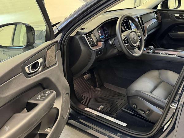 Zils Volvo XC60 2024 Šauļi, ar dzinēja tilpumu 1.97 L un nobraukumu 8 tūkst. km par 38900 €, foto 7 vietnē AUTOMOTO.COM.LV